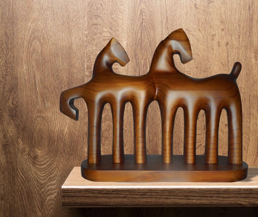 Caballo Ocho – Esculturas en Madera – Holzhaus